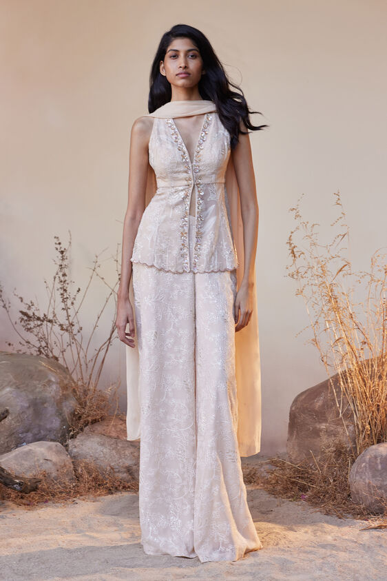 Sahara Close-fitting Suit Set Flesh